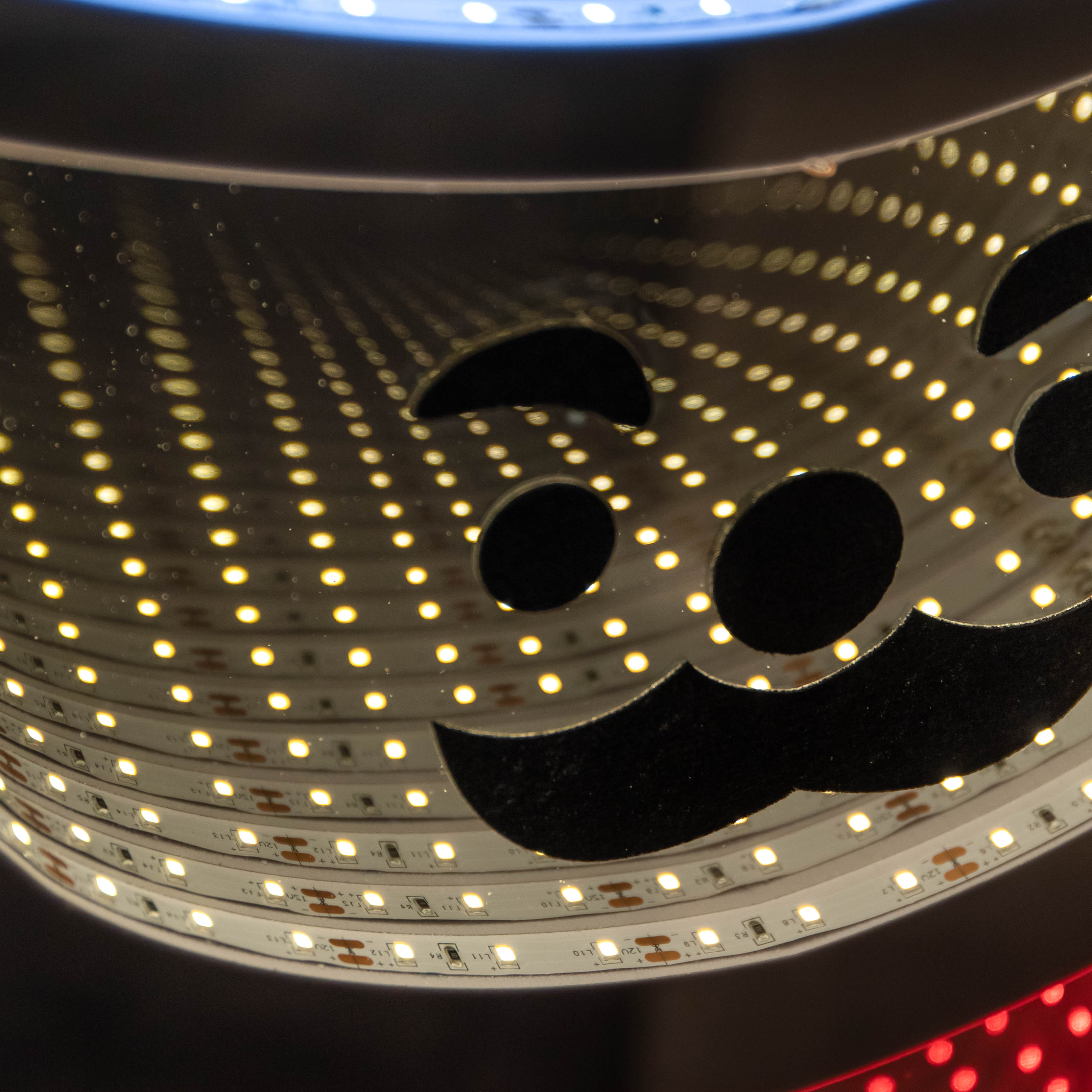 4ft (1.2m) Tall Light up Christmas Nutcracker Infinity Decoration with ...