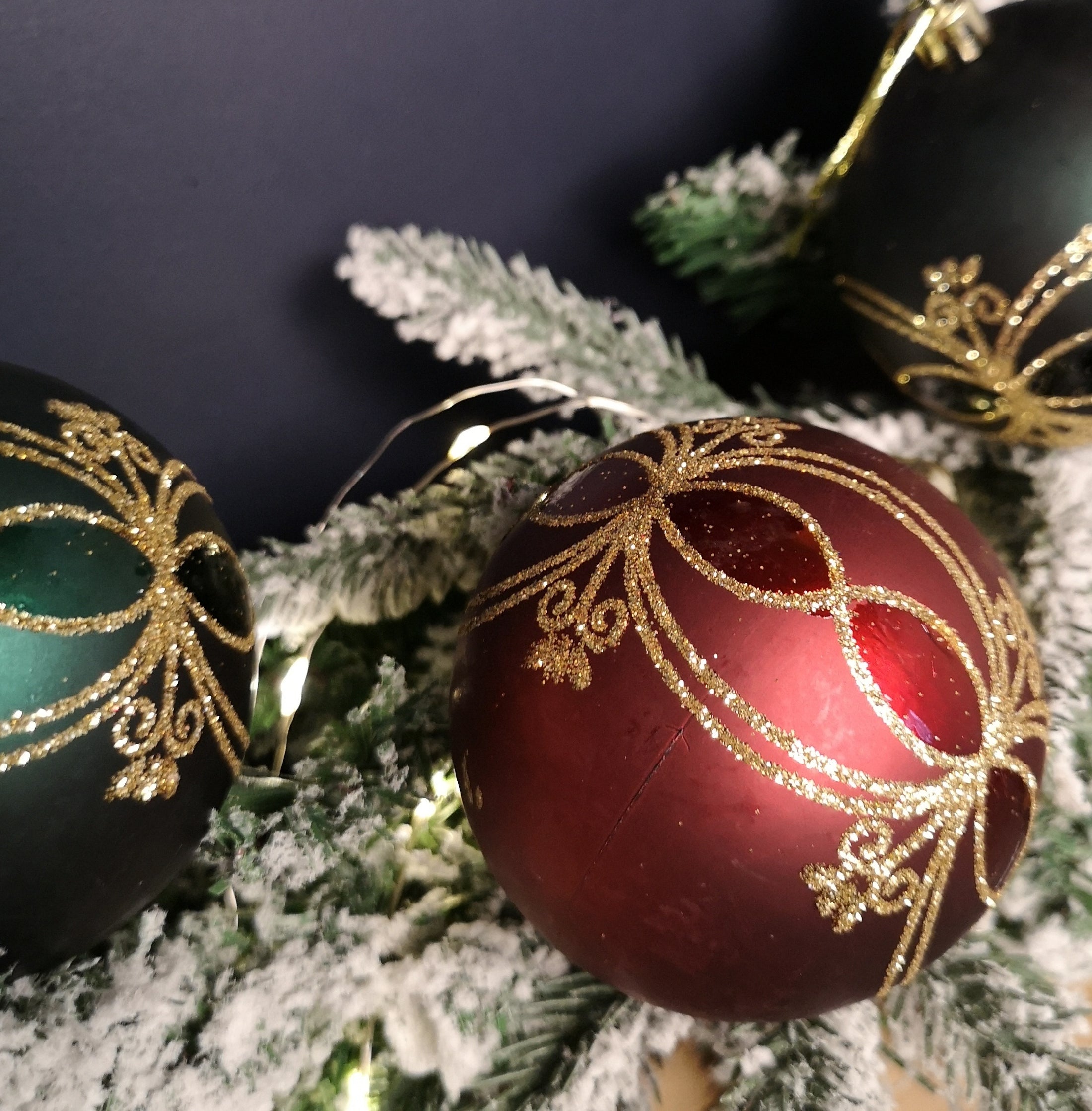 Box of 12 8cm Assorted Red and Green Shatterproof Christmas Bauble Dec ...