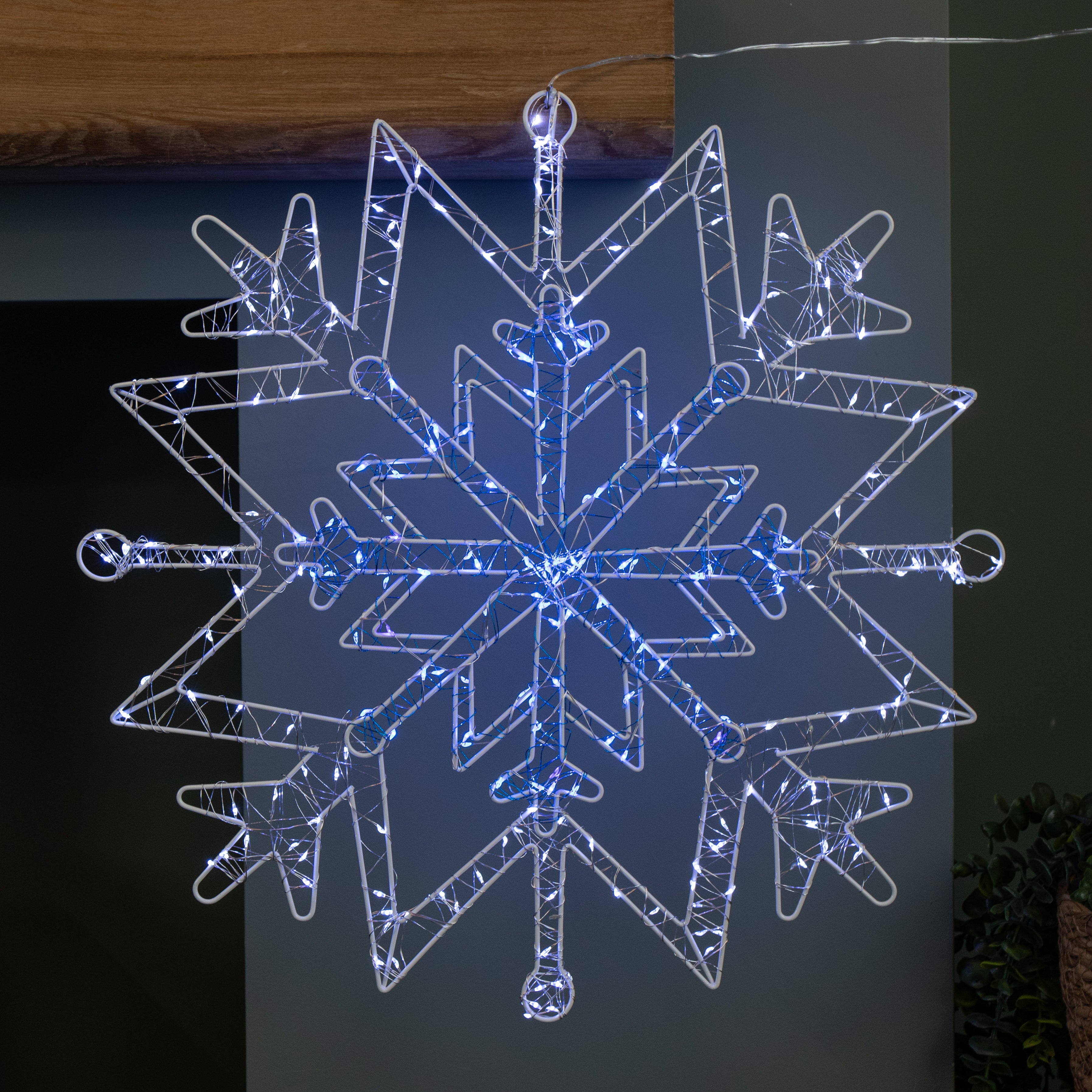 52cm Light up Christmas Snowflake Dewdrop Silhouette with Twinkling LE ...